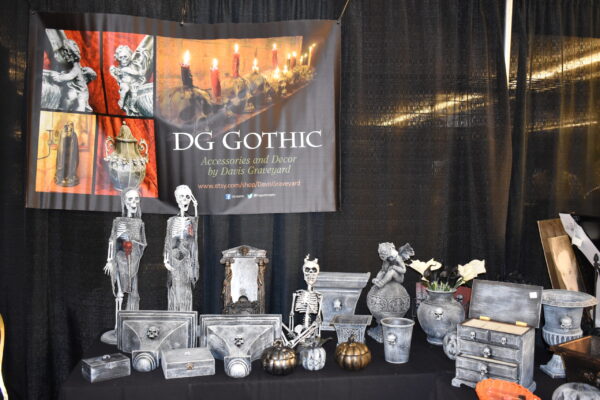 Davis Graveyard – Halloween Home Haunt
