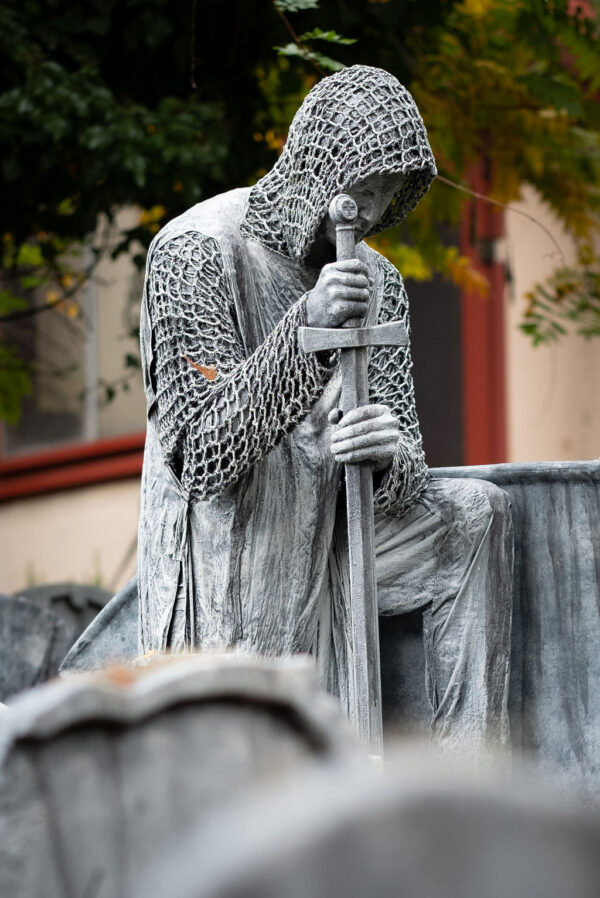 Davis Graveyard – Halloween Home Haunt